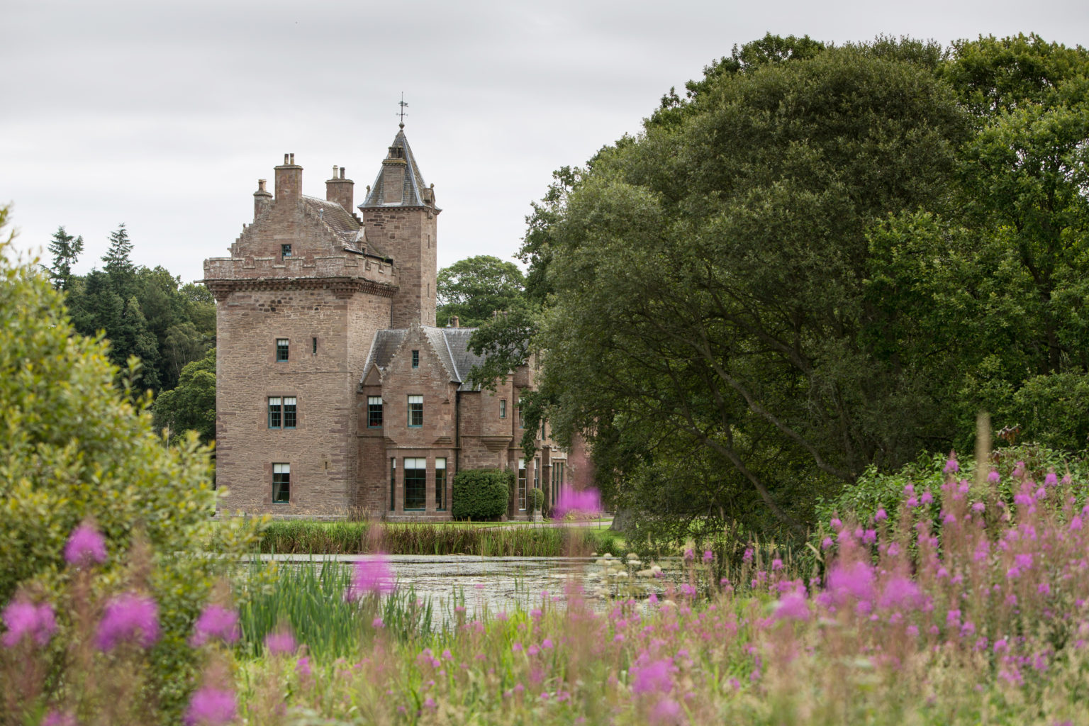 Dan Peña’s Guthrie Castle Embodies a Blend of Scottish Lore and Modern ...