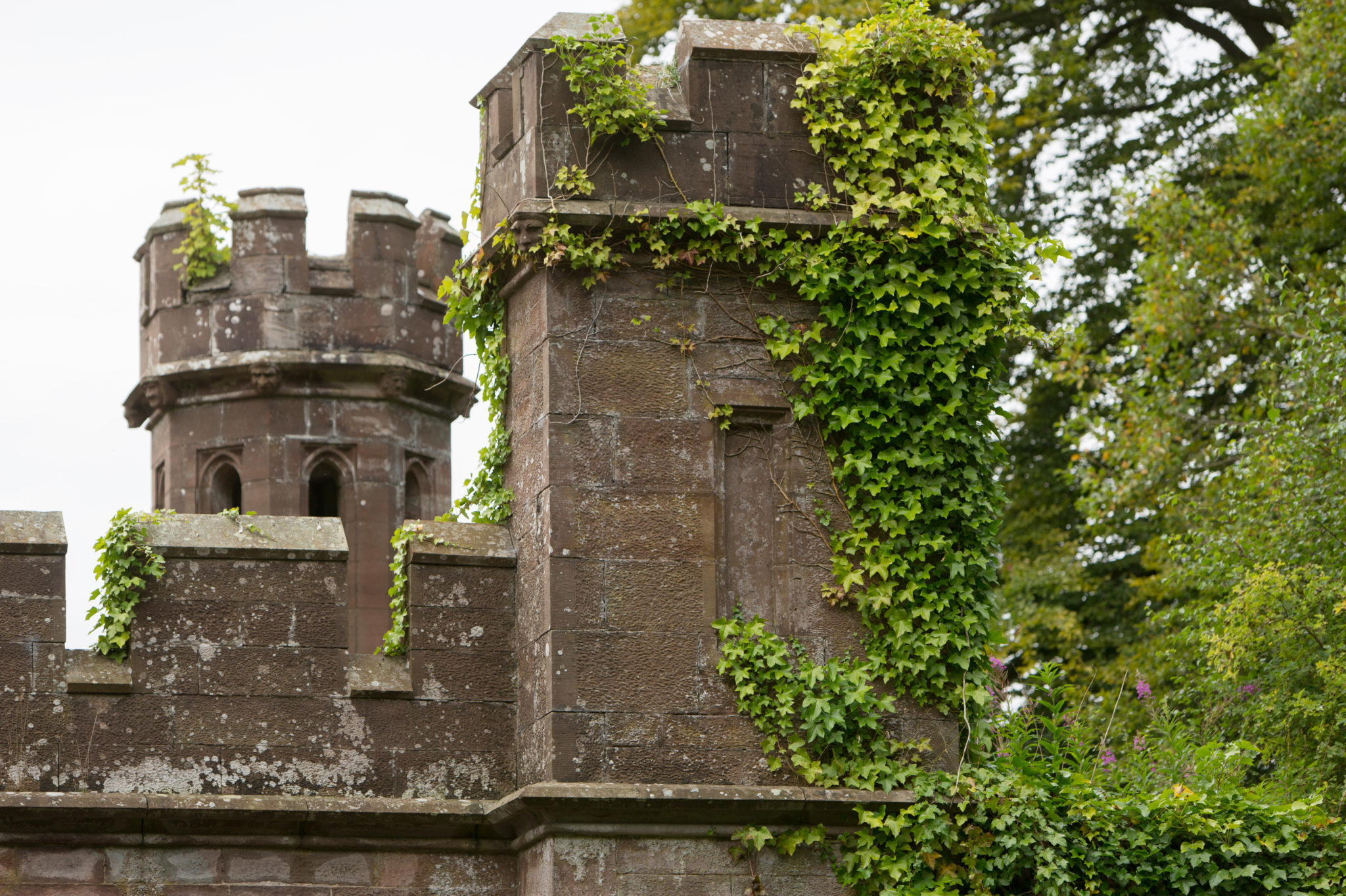 Dan Peña’s Guthrie Castle Embodies a Blend of Scottish Lore and Modern ...