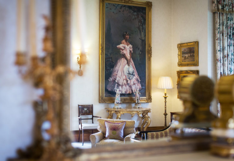 Dan Peña’s Guthrie Castle Embodies a Blend of Scottish Lore and Modern ...