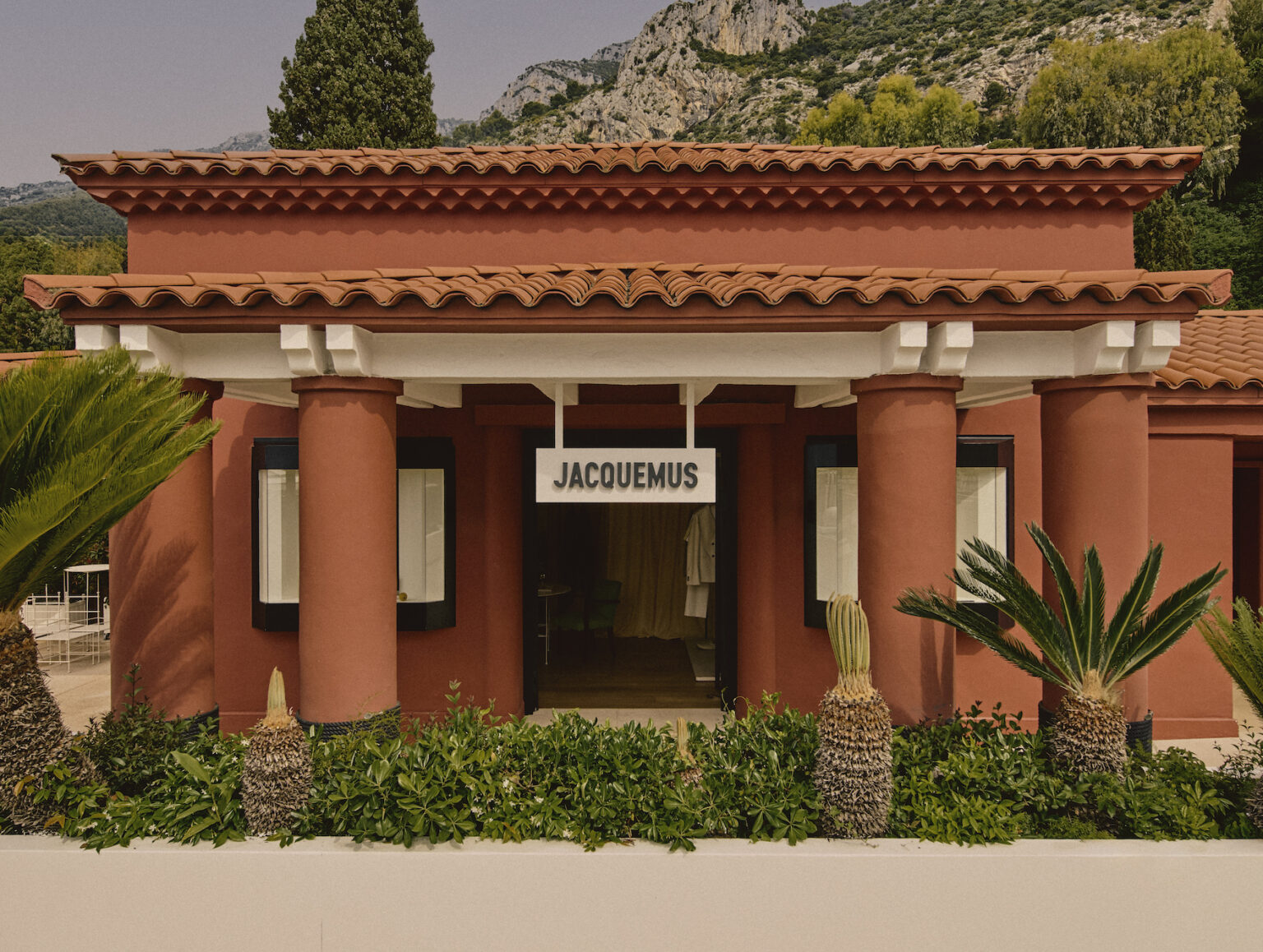 Monte-Carlo Beach Reveals New Design Collaboration with Jacquemus ...