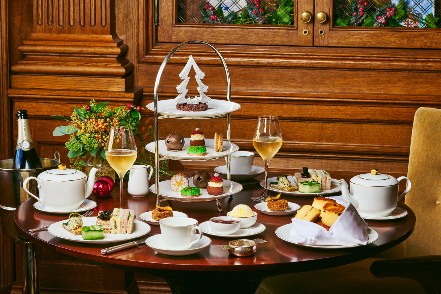 Raffles London At The OWO Launches A Quintessentially British Festive ...
